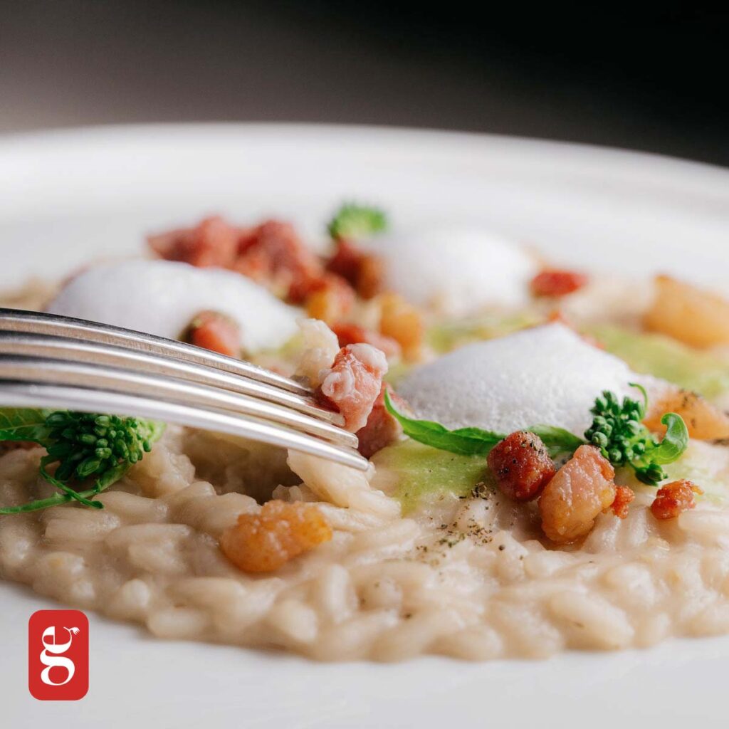 Risotto al Parmigiano Reggiano, broccoli friarielli, erbe mediterranee ...
